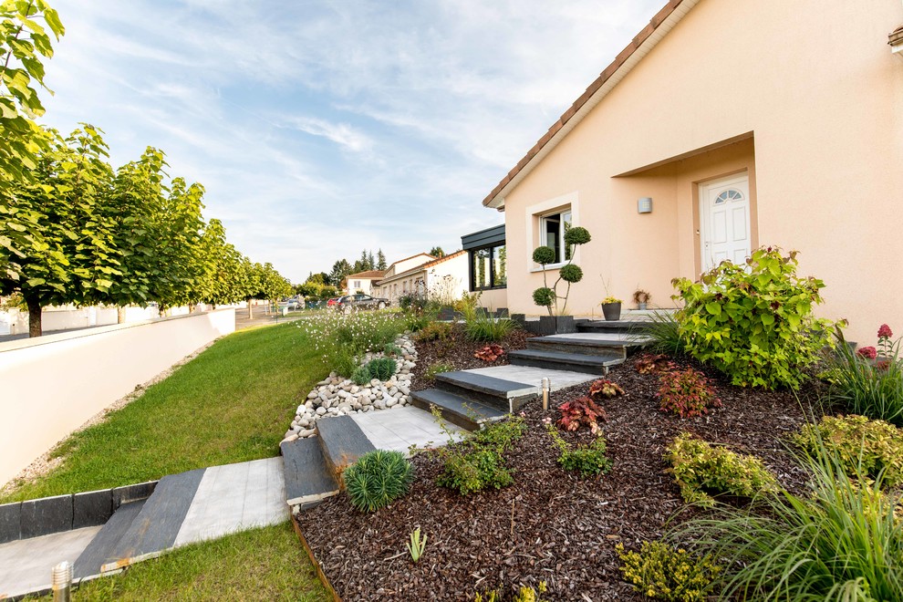 Aménagement de terrasse et accès contemporains. - Transitional - Garden ...
