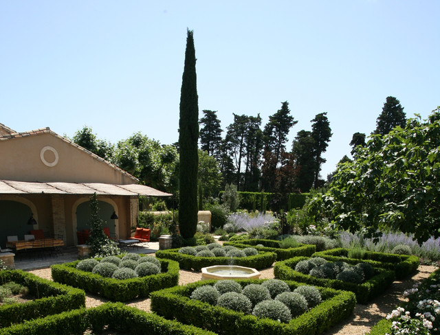 Provencal garden with contemporary lines - Mediterranean - Garden ...