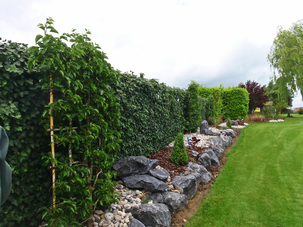 Retenue de terre et Clôture - Contemporary - Landscape - Lille - by ...