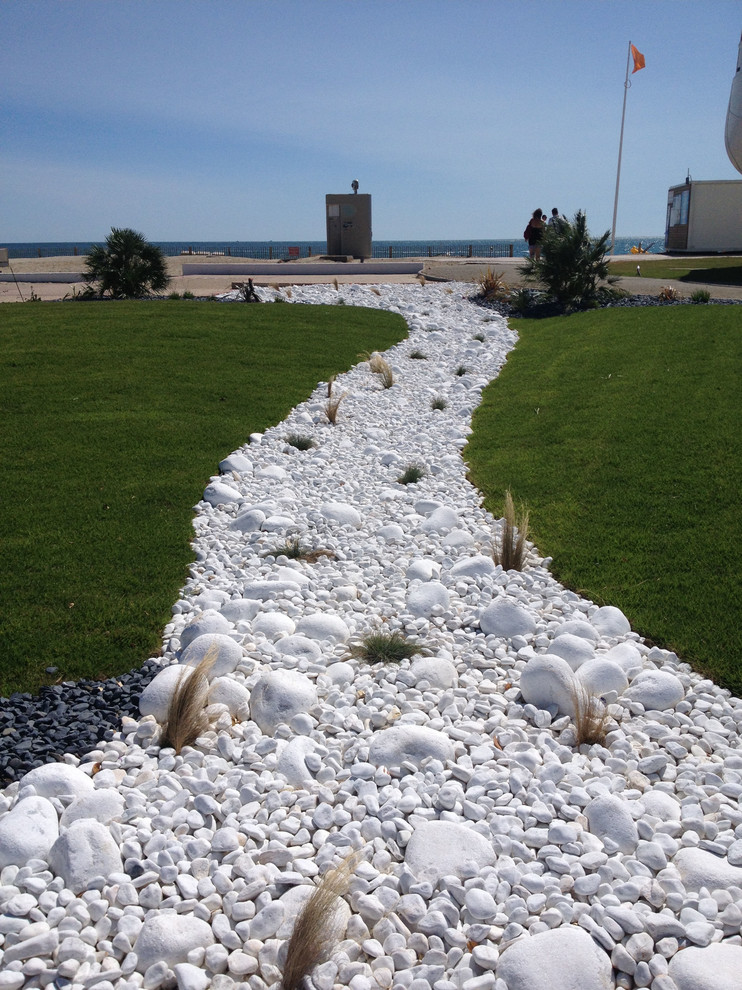 rivière sèche au barcares - Contemporary - Landscape - Toulouse - by ...