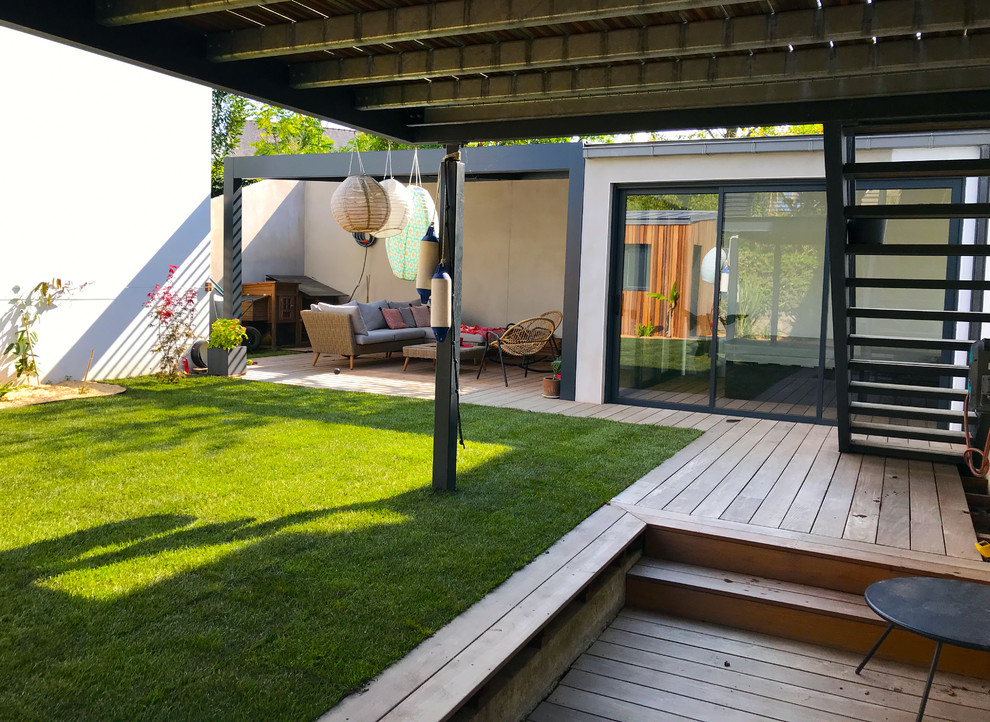 vue depuis la terrasse en bois exotique - Tropical - Landscape - Nantes ...