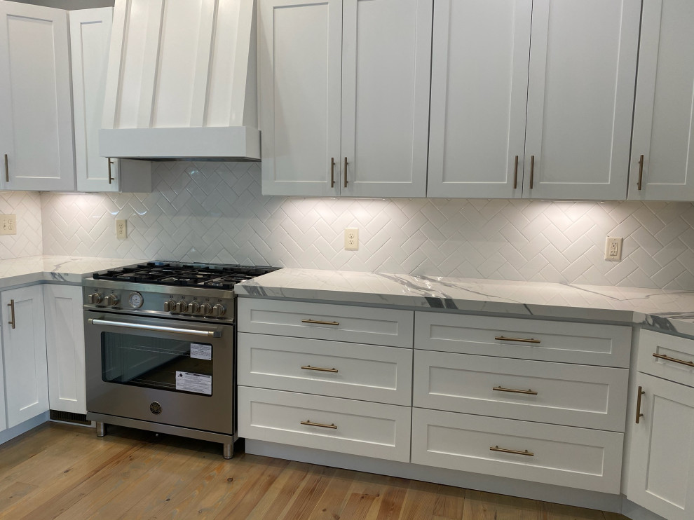 #06 Statuario Venato Countertops - Farmhouse - Kitchen - Atlanta - by ...