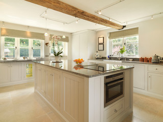 17th Century Thatched Cottage - Farmhouse - Kitchen - Hampshire - by ...