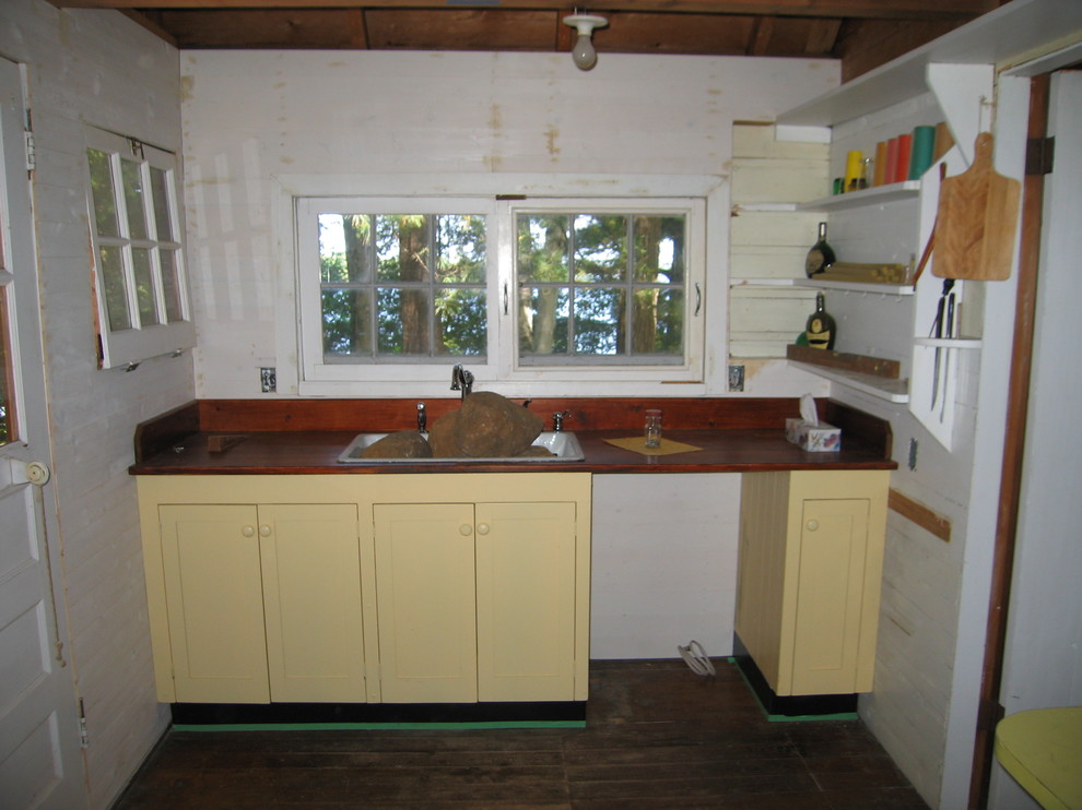 1920 "GRANNY'S COTTAGE" PERIOD KITCHEN - Beach Style - Kitchen ...