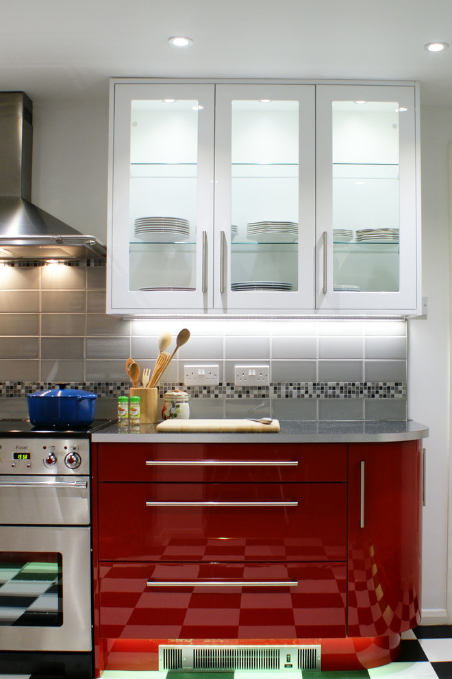 1950's Retro Kitchen - Modern - Kitchen - Hampshire - by Bennett Projects | Houzz