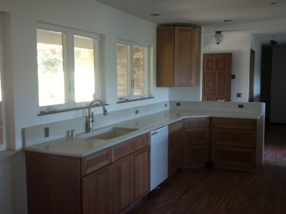 1970's Farmhouse Remodel & Redesign - Farmhouse - Kitchen - Portland ...