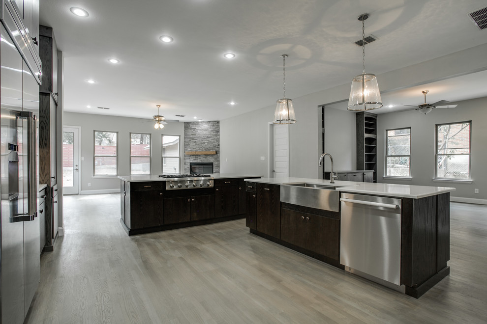 2 high functioning islands overlooking the Great Room and Media Room ...