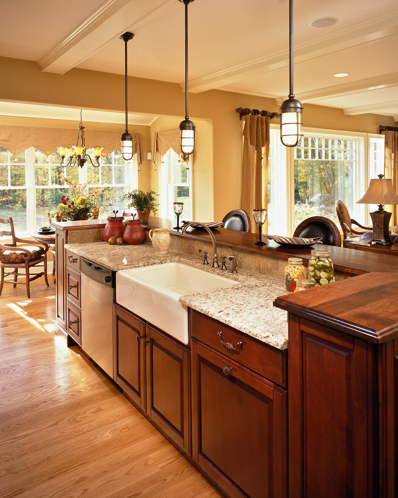 2007 showcase - Traditional - Kitchen - New York - by Witt Construction | Houzz