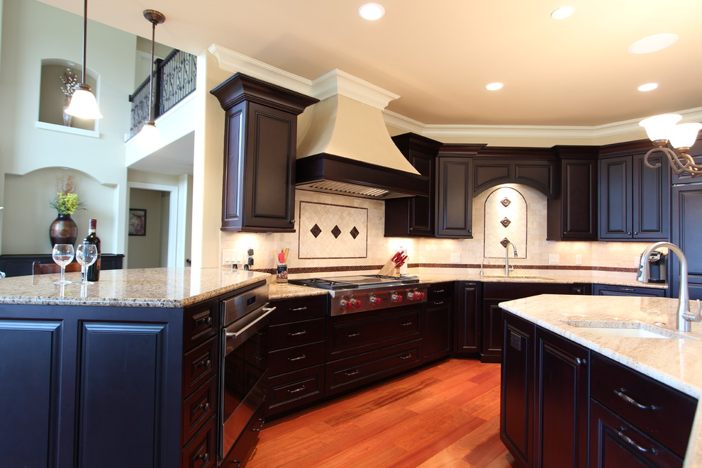 48 inch Range Top in Traditional Kitchen - Traditional - Kitchen ...