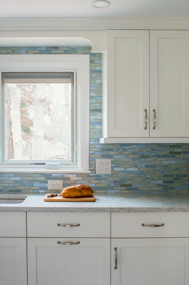 A Beachy Cape Cod Kitchen - Kitchen - Los Angeles - by Lunada Bay Tile ...