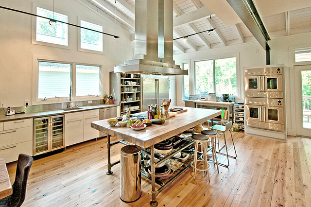 A Beautiful Kitchen with 48" BlueStar Rangetop and BlueStar Double Wall ...