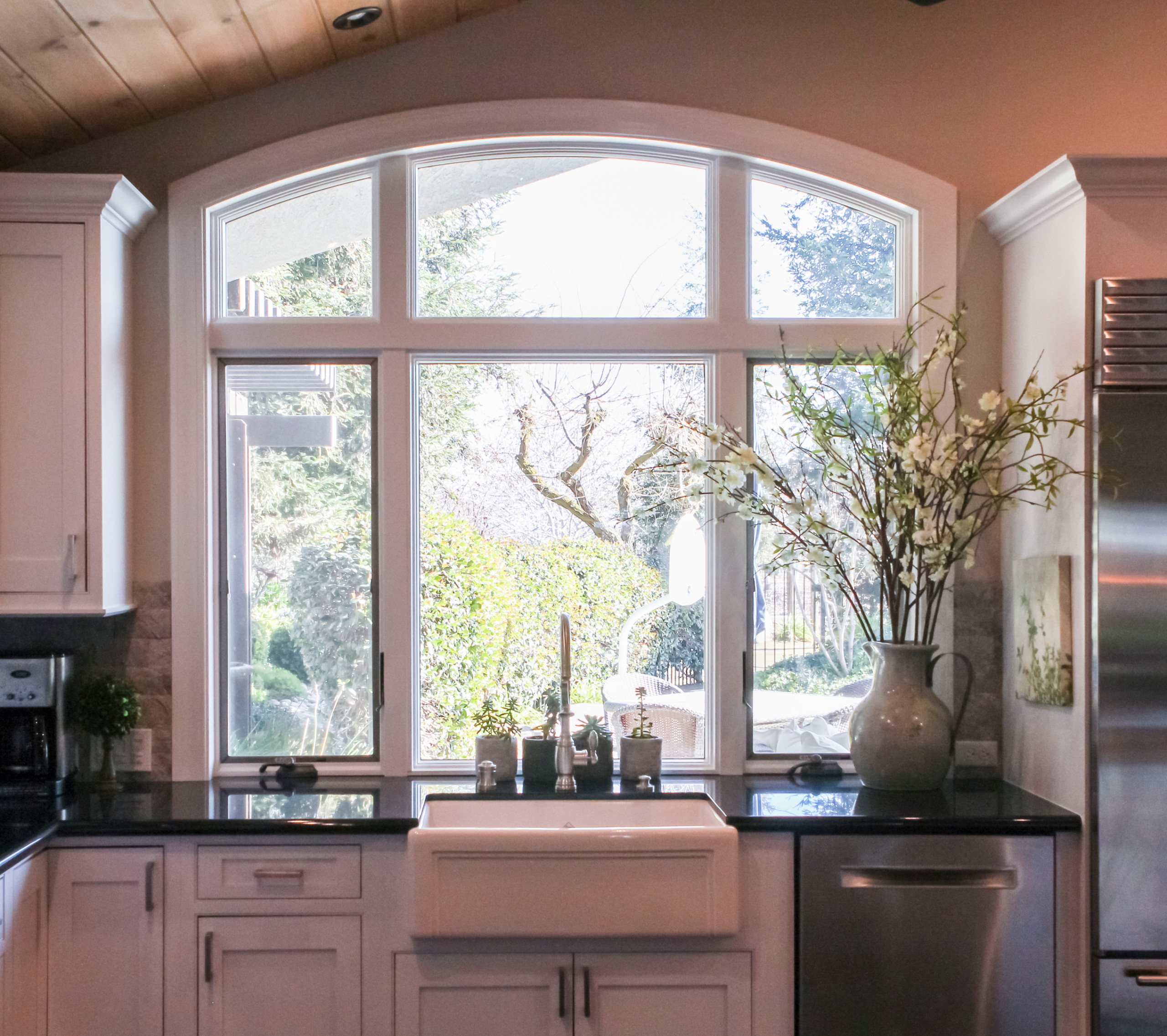 My Houzz: Warm and Airy Kitchen Update for a 1980s Ranch House