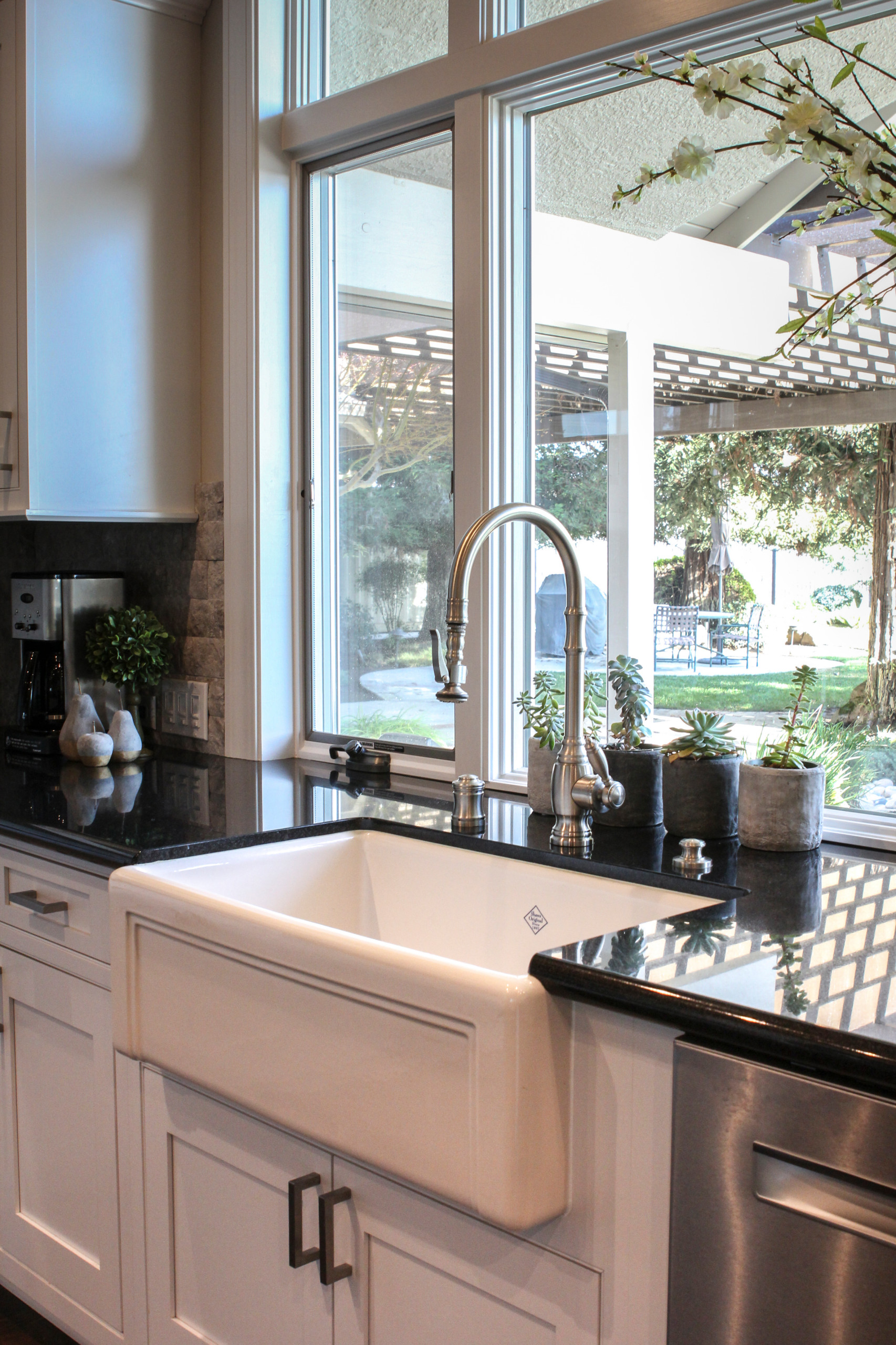 My Houzz: Warm and Airy Kitchen Update for a 1980s Ranch House