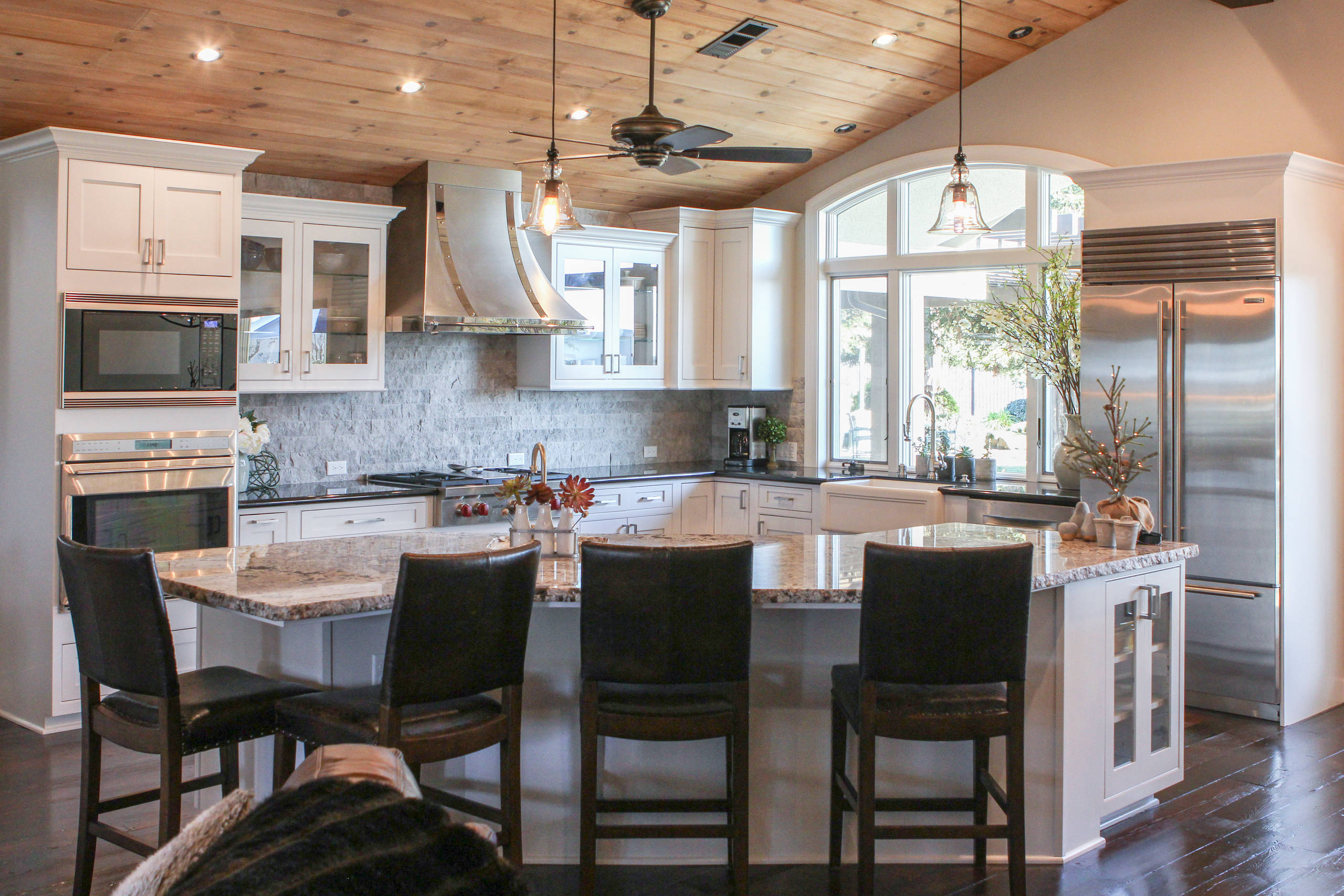 My Houzz: Warm and Airy Kitchen Update for a 1980s Ranch House