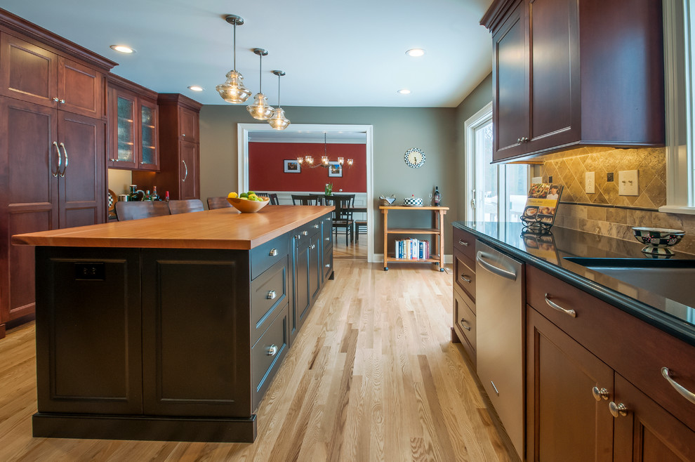 A Cook's Kitchen - Traditional - Kitchen - Boston - by CMC Design ...