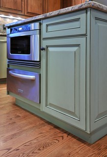 A Corner Range takes center stage - Traditional - Kitchen - Atlanta ...