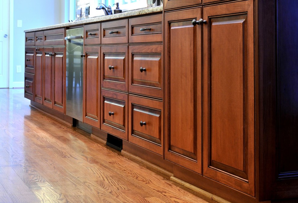 A Corner Range takes center stage - Traditional - Kitchen - Atlanta ...