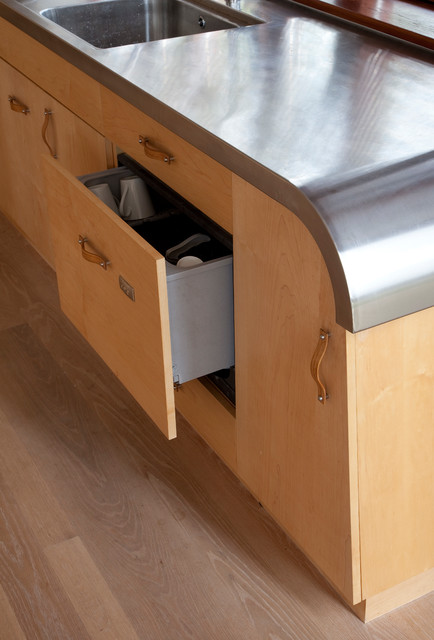 A modern country kitchen - Country - Kitchen - Hampshire - by Johnny ...