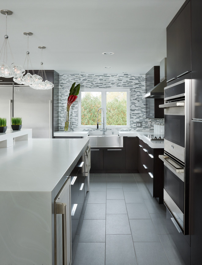 A Perfect Setting - Contemporary - Kitchen - Detroit - by E.W. Kitchens ...
