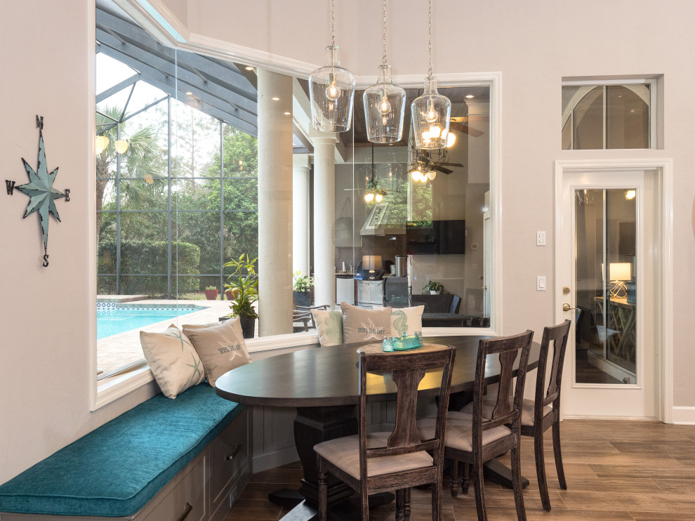 A Splash of Blue Kitchen Design in Gainesville - Classique Chic - Salle ...