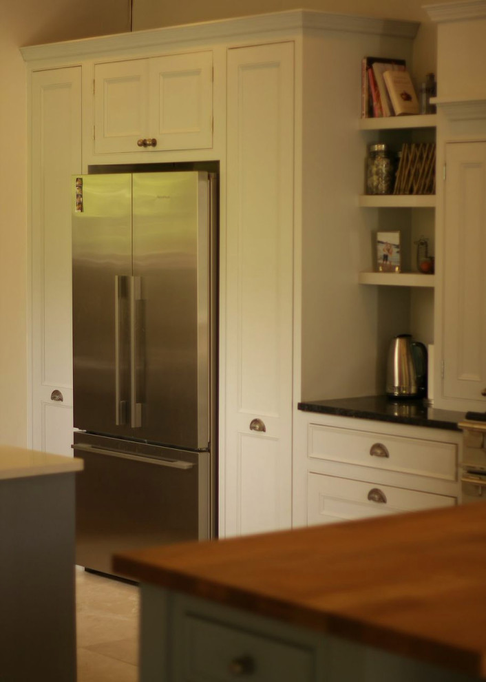 A stunning cream bespoke, traditional fitted kitchen - Traditional ...