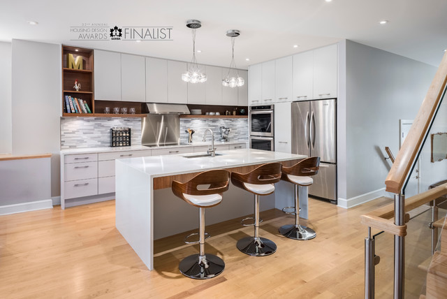 A Touch Of Teak in the Kitchen - Moderne - Cuisine - Ottawa - par ...