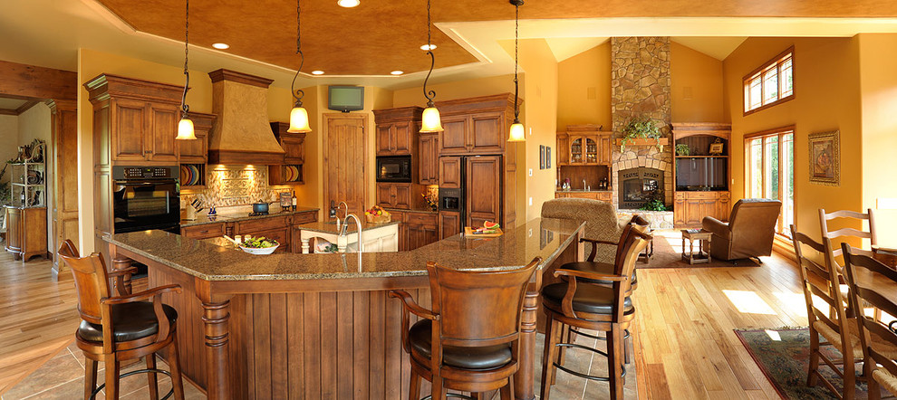 A Traditional Kitchen which Meets the Needs of a Busy Family ...