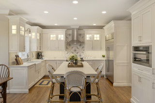 A Traditional Kitchen with a Casual, Beachy Vibe - Traditional ...