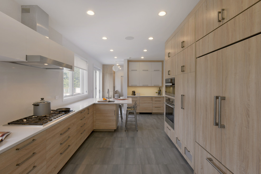 A Warm and Modern 2-Tone Kitchen with Wrapping Station - Modern ...