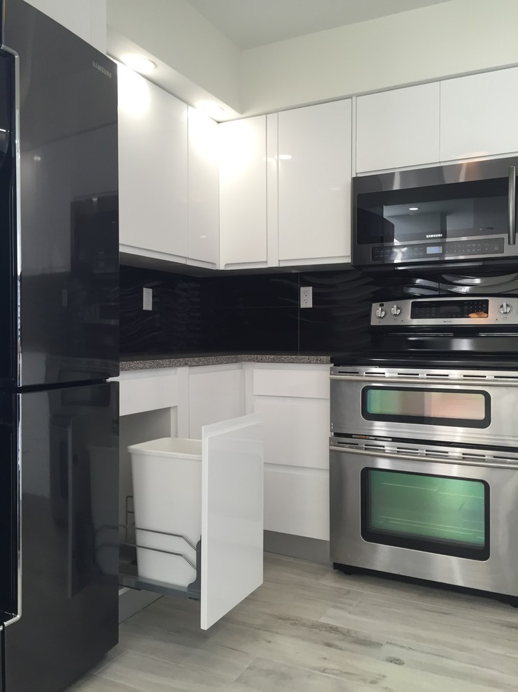 Abramson - Modern - Kitchen - Miami - by Acassa Construction ...