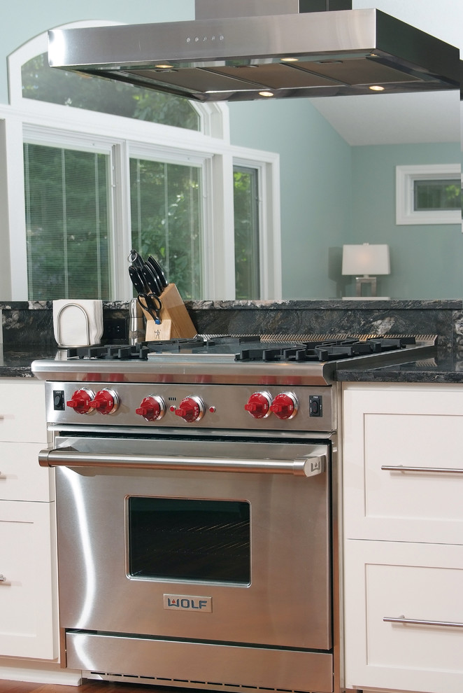 Addition with kitchen and a Wolf Range in Solon Ohio - Contemporary ...