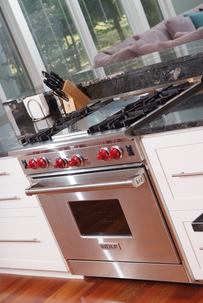 Addition with kitchen and a Wolf Range in Solon Ohio - Contemporary ...