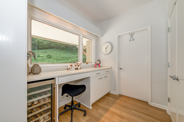 After- pantry/bar/desk is now counter height - Modern - Kitchen ...