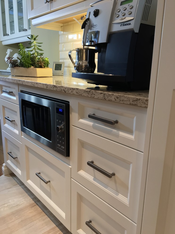 Aldershot Kitchen makeover - Contemporary - Kitchen - Toronto - by ...