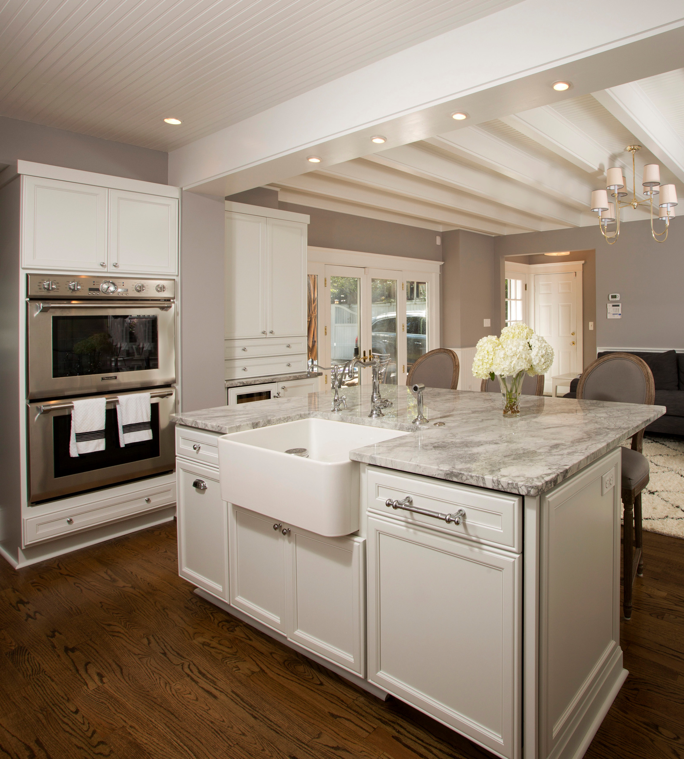 Gray Kitchen Cabinets With Granite