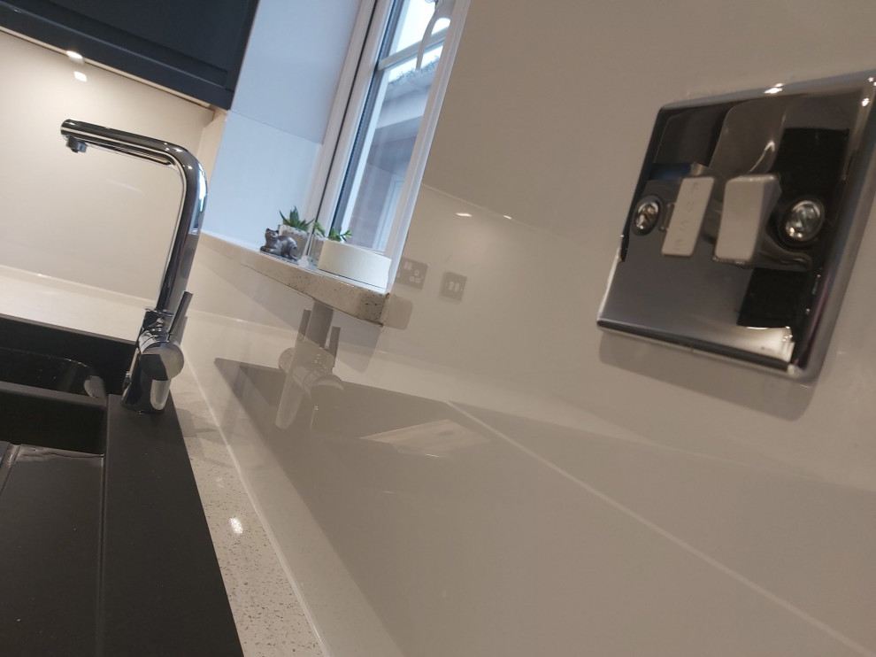 Alusplash - Modern - Kitchen - Devon - by KD Property Maintenance | Houzz