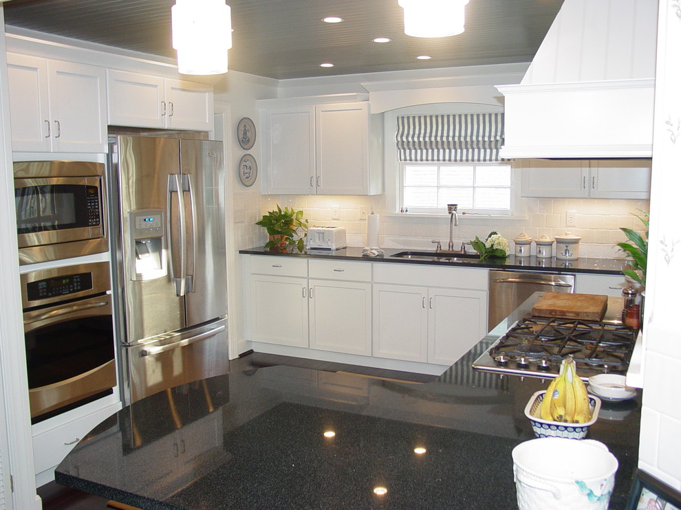 Ambrose kitchen - Traditional - Kitchen - Louisville - by Bethany ...