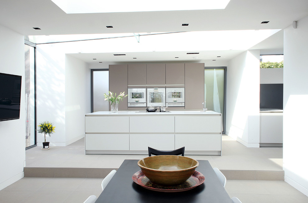 Amersham kitchen designed by Matrix Kitchens - Contemporary - Kitchen ...