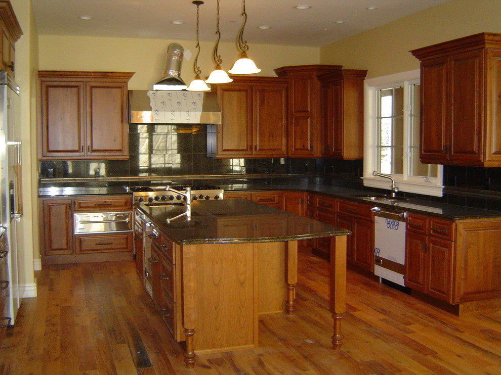 Ample Kitchen Island Eating - Traditional - Kitchen - Denver - by GEM ...