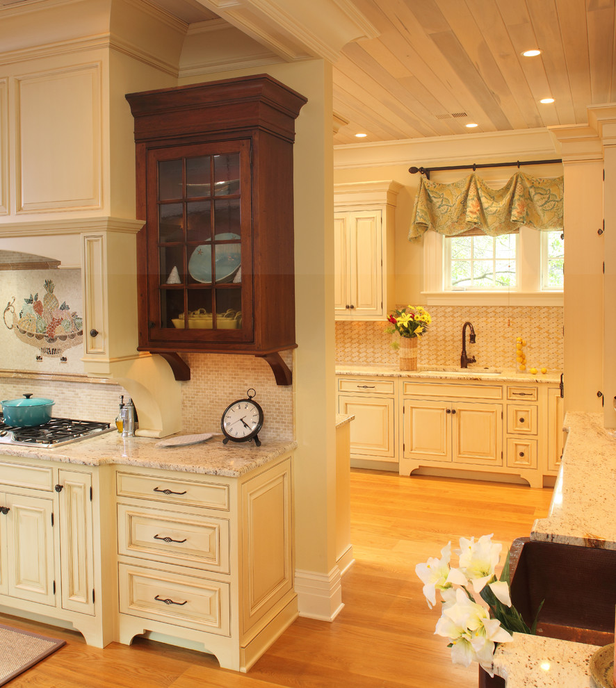 An Artist's Canvas Kiawah - Traditional - Kitchen - Charleston - by ...
