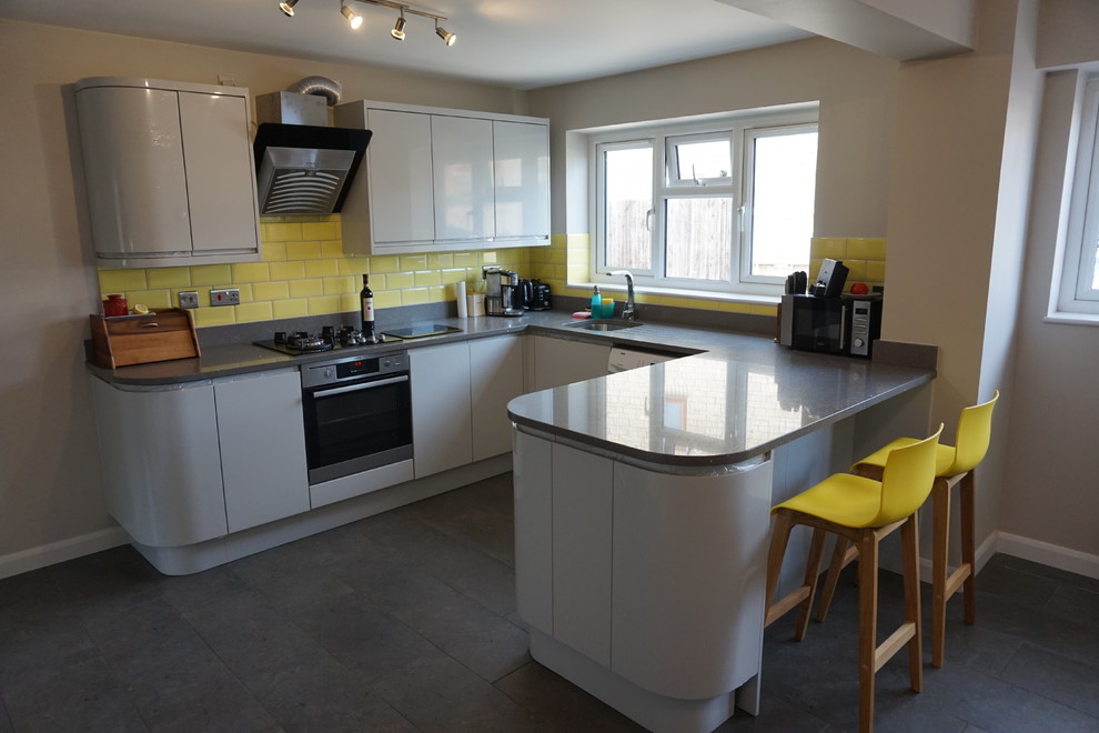 An Innova Luca Gloss Dove Grey Kitchen - Real Customer Kitchens ...