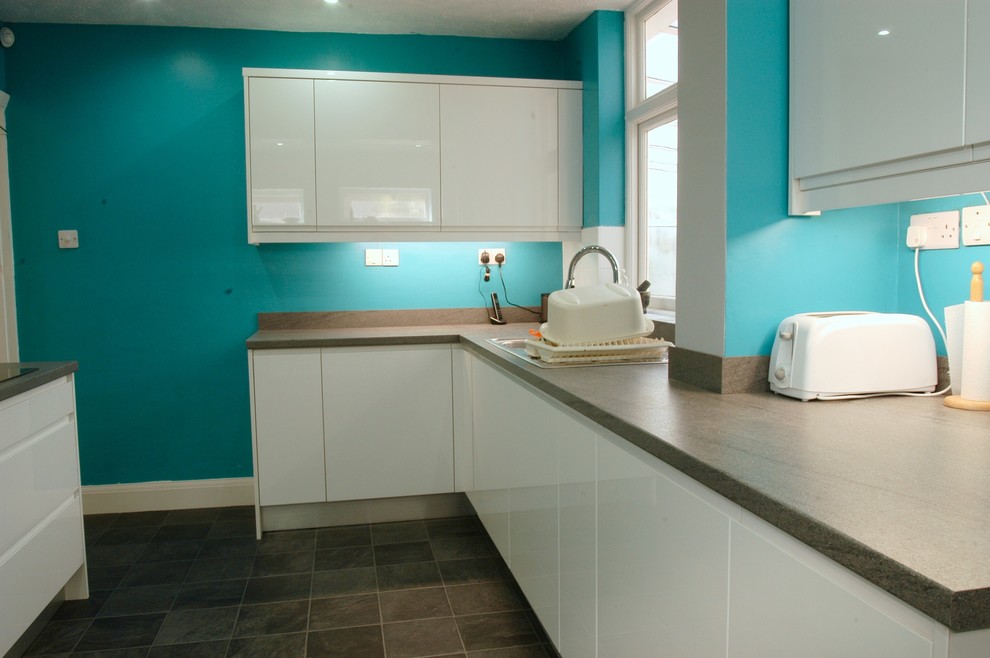 An Innova Luca Gloss White Kitchen - Real Customer Kitchens ...