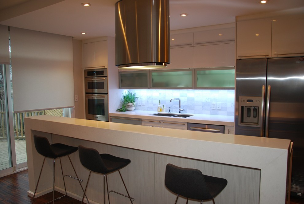 Angelika One-Wall - Modern - Kitchen - Toronto - by SVEA KITCHENS | Houzz