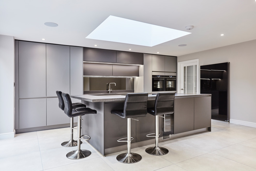 Anthracite & Platinum grey handle-less kitchen - Contemporary - Kitchen ...