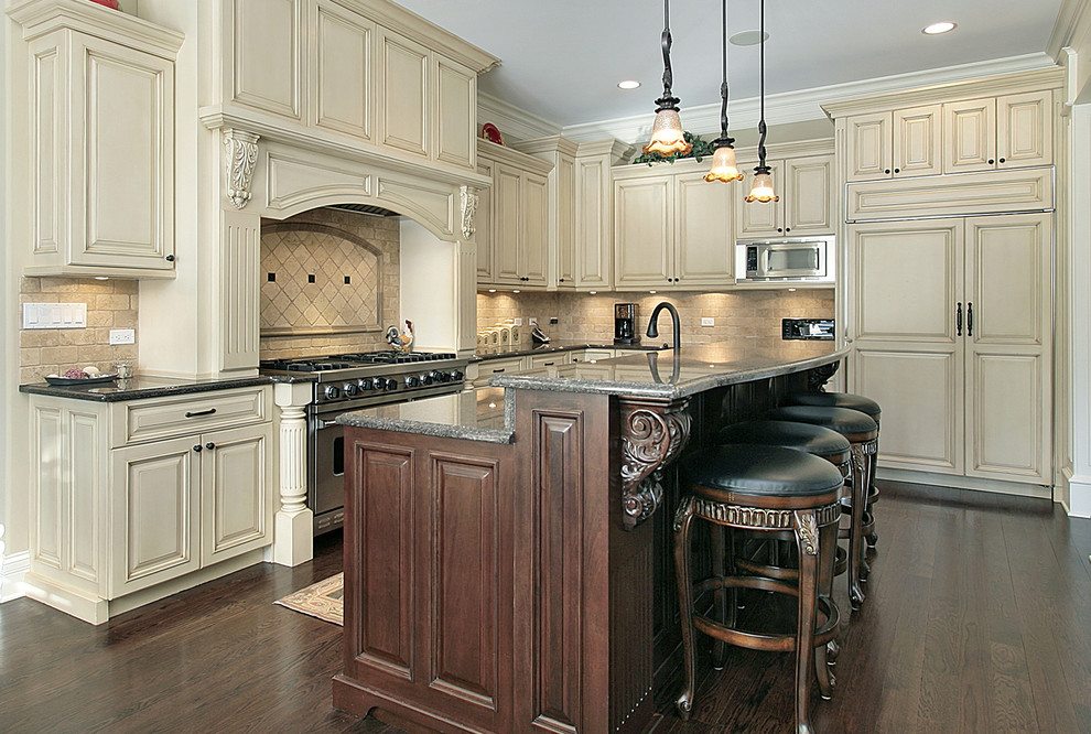 Antique White Kitchens - Traditional - Kitchen - Toronto - by PRASADA ...