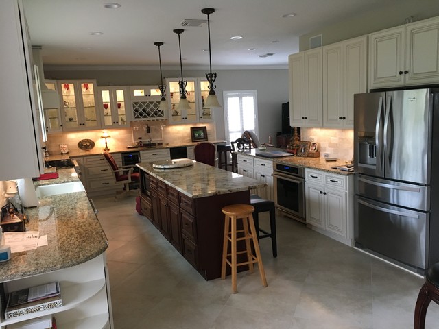 Antique White Lily Ann Cabinets - Modern - Kitchen - Atlanta - by Lily ...