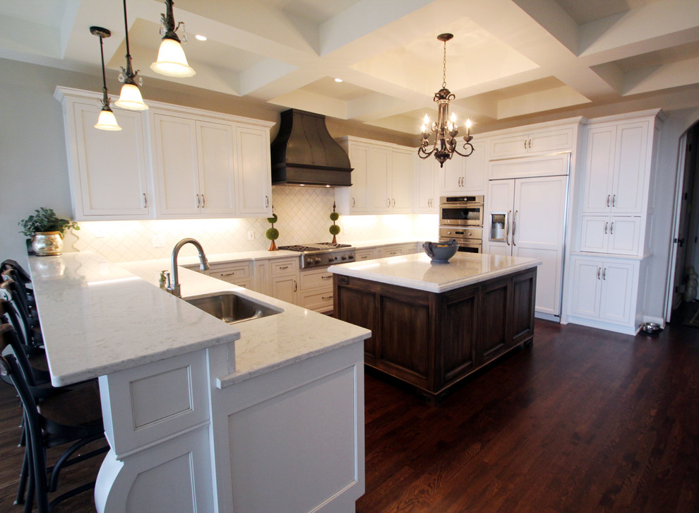 Arabesque Kitchen - Traditional - Kitchen - Milwaukee - by Prava Design ...