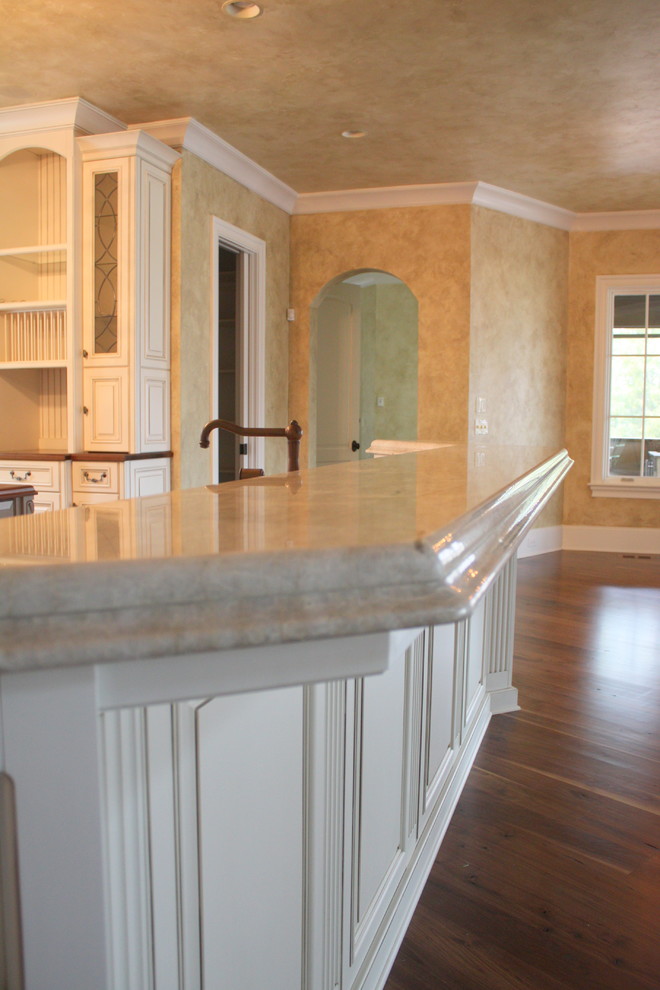 ARC. LASER Kitchen - Traditional - Kitchen - Charlotte - by TILE ...