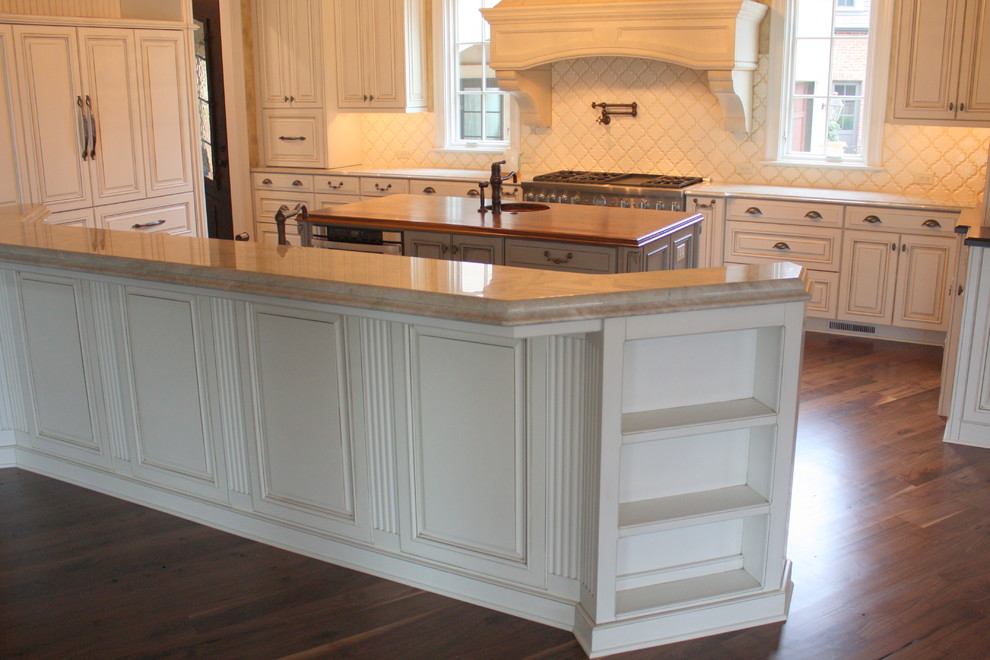 ARC. LASER Kitchen - Traditional - Kitchen - Charlotte - by TILE ...