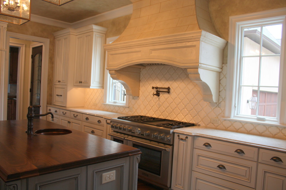 ARC. LASER Kitchen - Traditional - Kitchen - Charlotte - by TILE ...